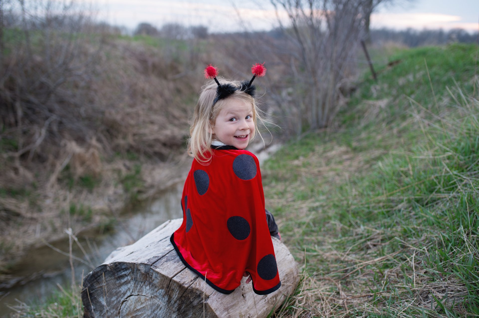 Cape enfant avec Serre-tête coccinelle LADYBUG
